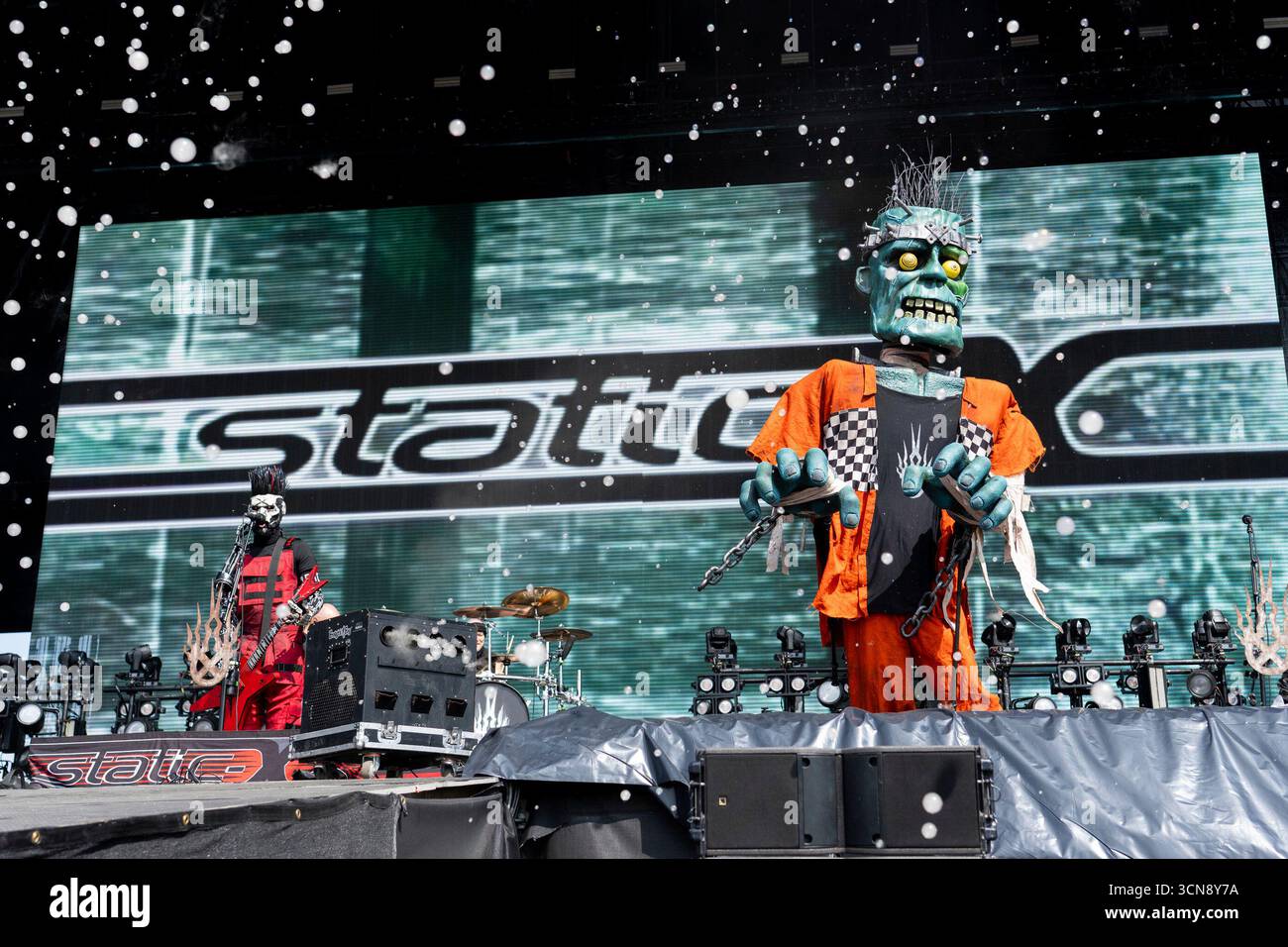 Xer0 of Static-X performs during the Louder Than Life music festival on ...