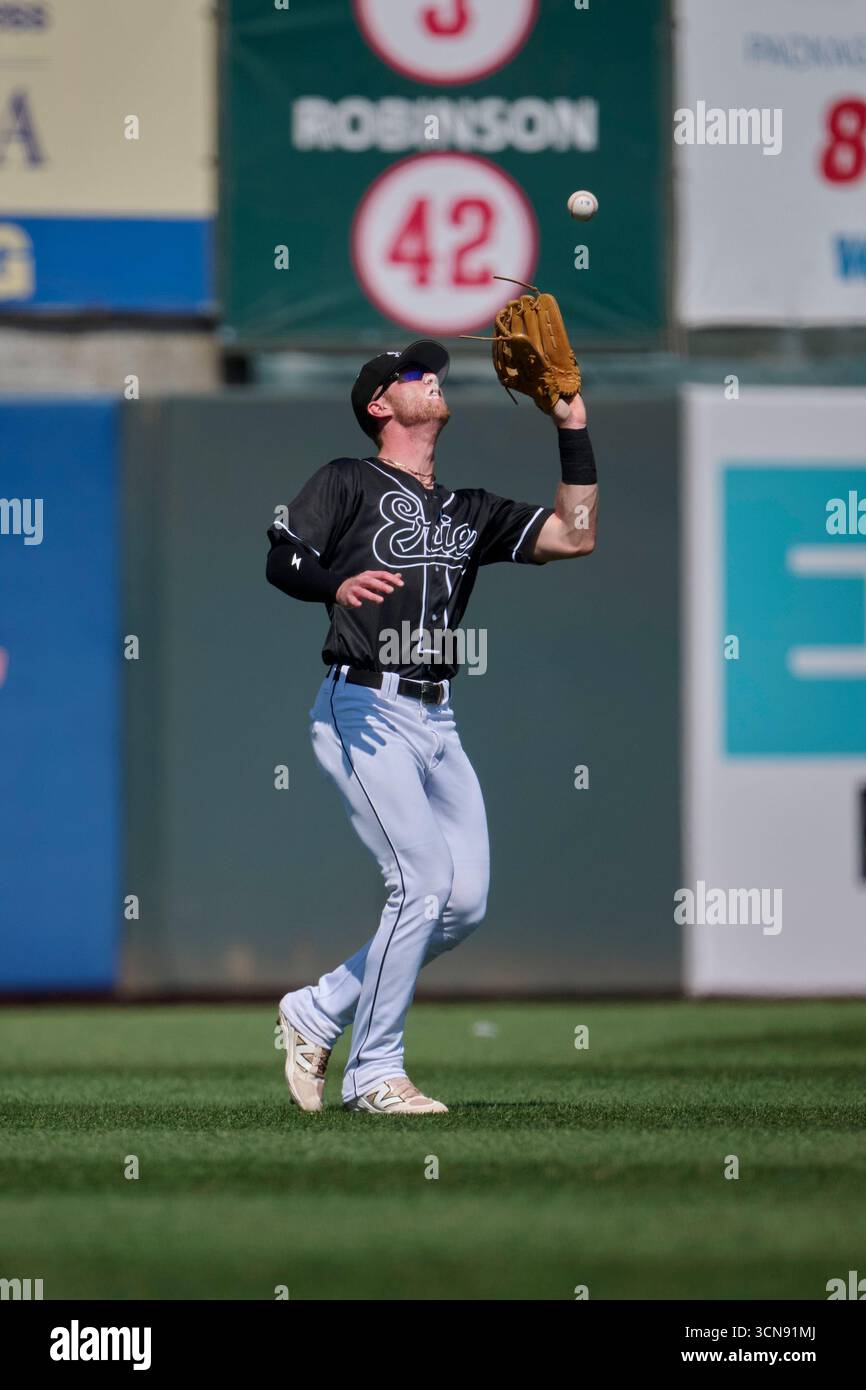 Erie SeaWolves outfielder Justice Bigbie (18) catching a fly ball ...