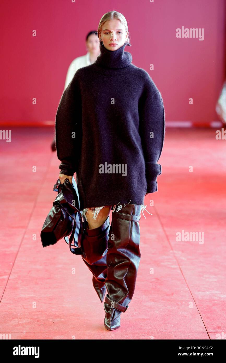 H&M Spring-Summer 2026 runway during London Fashion Week on September ...