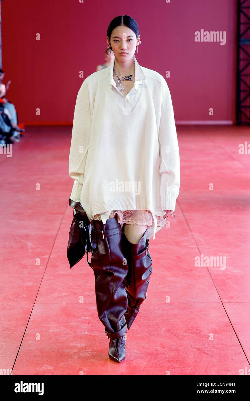 H&M Spring-Summer 2026 runway during London Fashion Week on September ...
