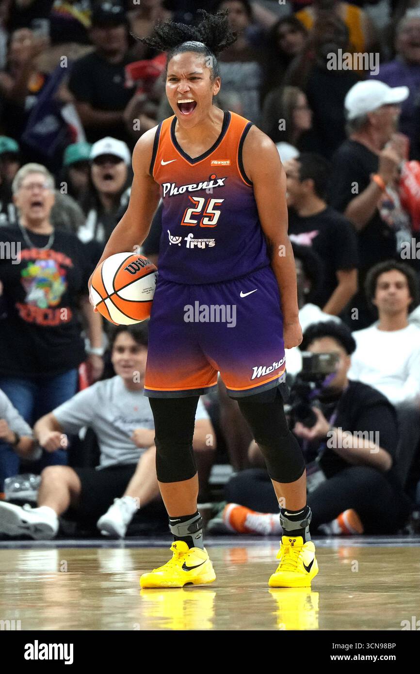Phoenix Mercury forward Alyssa Thomas celebrates after defeating the ...