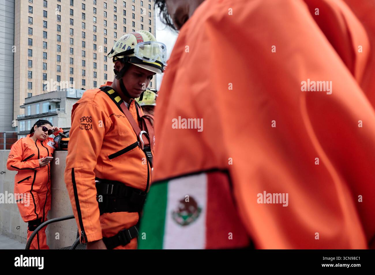 September 19, 2025, Mexico, Cdmx, Mexico: The TOPOS AZTECA rescue group ...