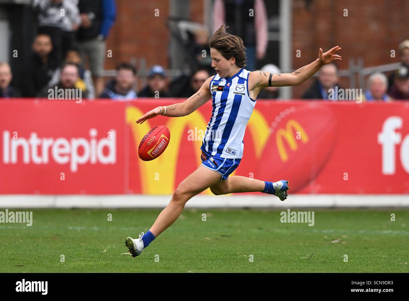 Tess Craven of the Kangaroos in action during the AFLW Round 5 match ...