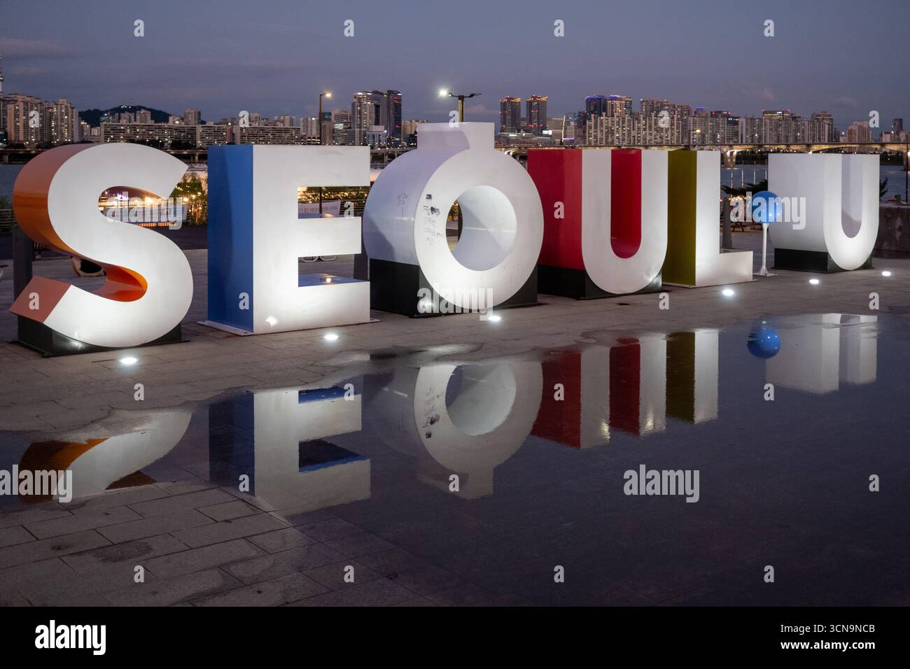 Large seoul sign in hi-res stock photography and images - Alamy