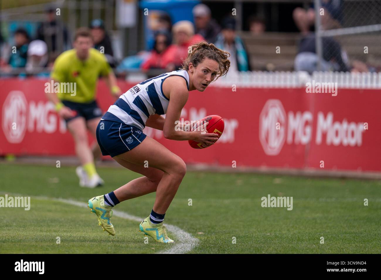 Georgie Rankin (10 Geelong Cats) holds the ball during the 2025 NAB ...