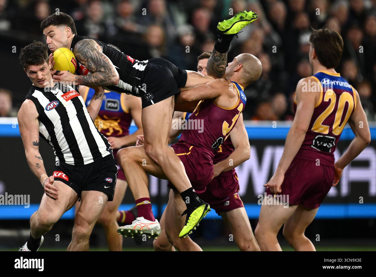 Jamie Elliott of Collingwood takes a mark during the AFL Preliminary ...