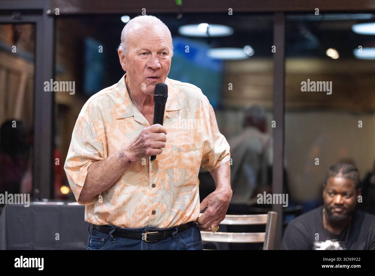 Norman, United States. 19th Sep, 2025. Oklahoma Football Legend Barry ...