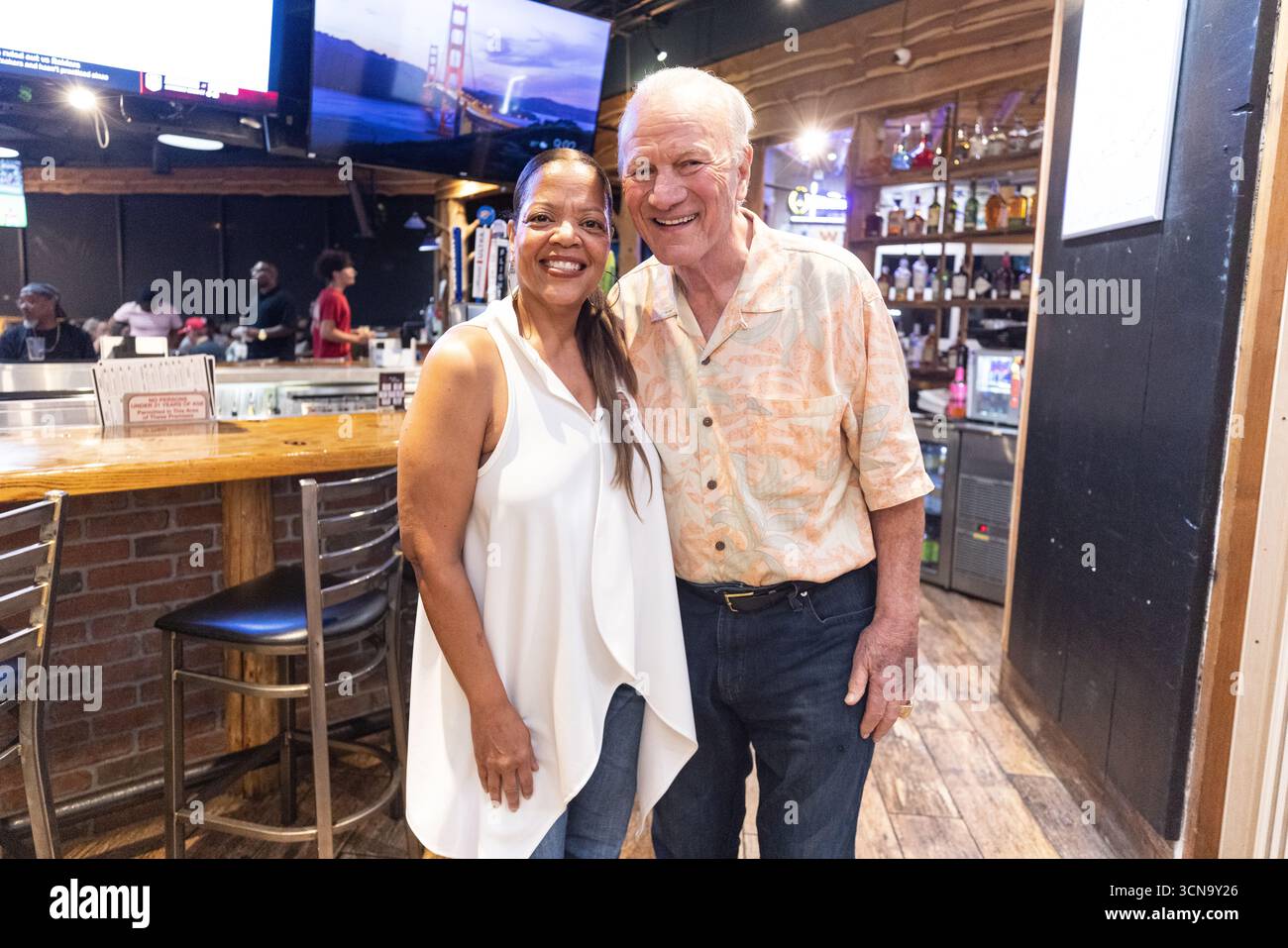 Oklahoma Football Legend Barry Switzer and Freda Blake at Coach’s ...