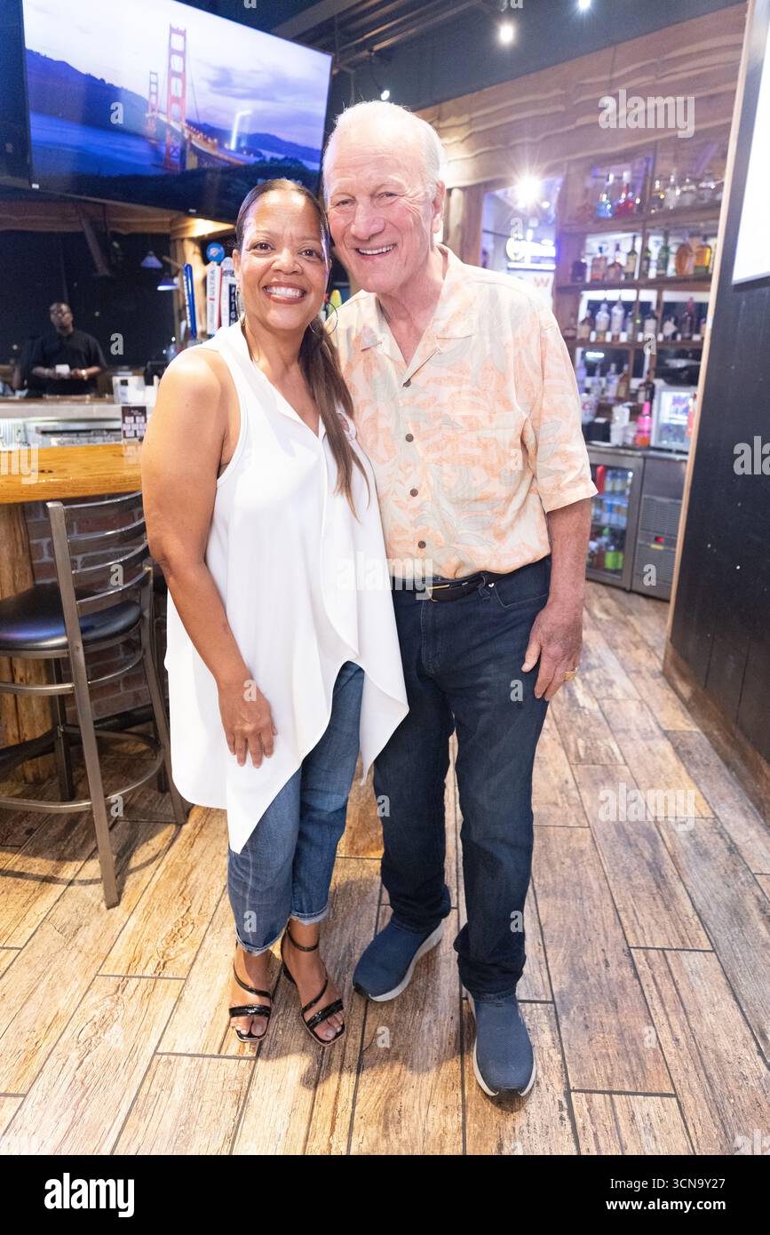 Oklahoma Football Legend Barry Switzer and Freda Blake at Coach’s ...