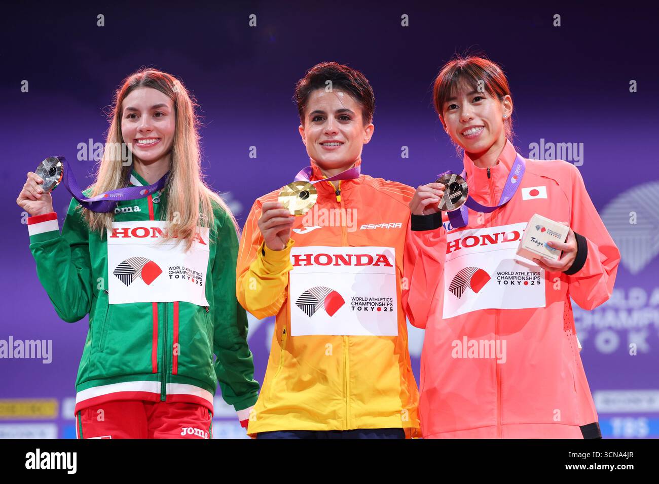 (L-R) Alegna Gonzalez (MEX), Maria Perez (ESP), Nanako Fujii (JPN ...