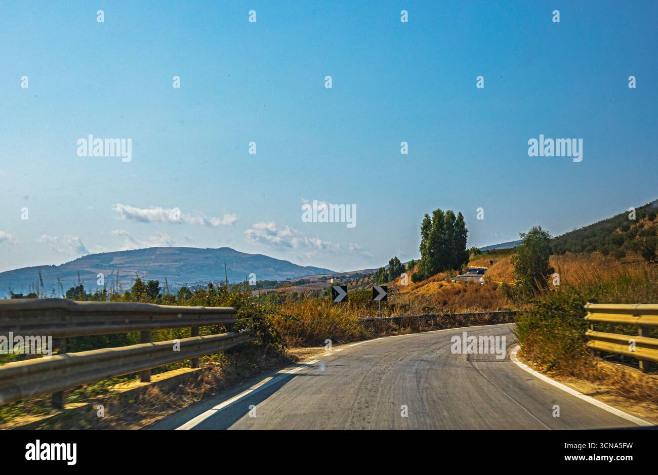 Highway curve indicators hi-res stock photography and images - Alamy