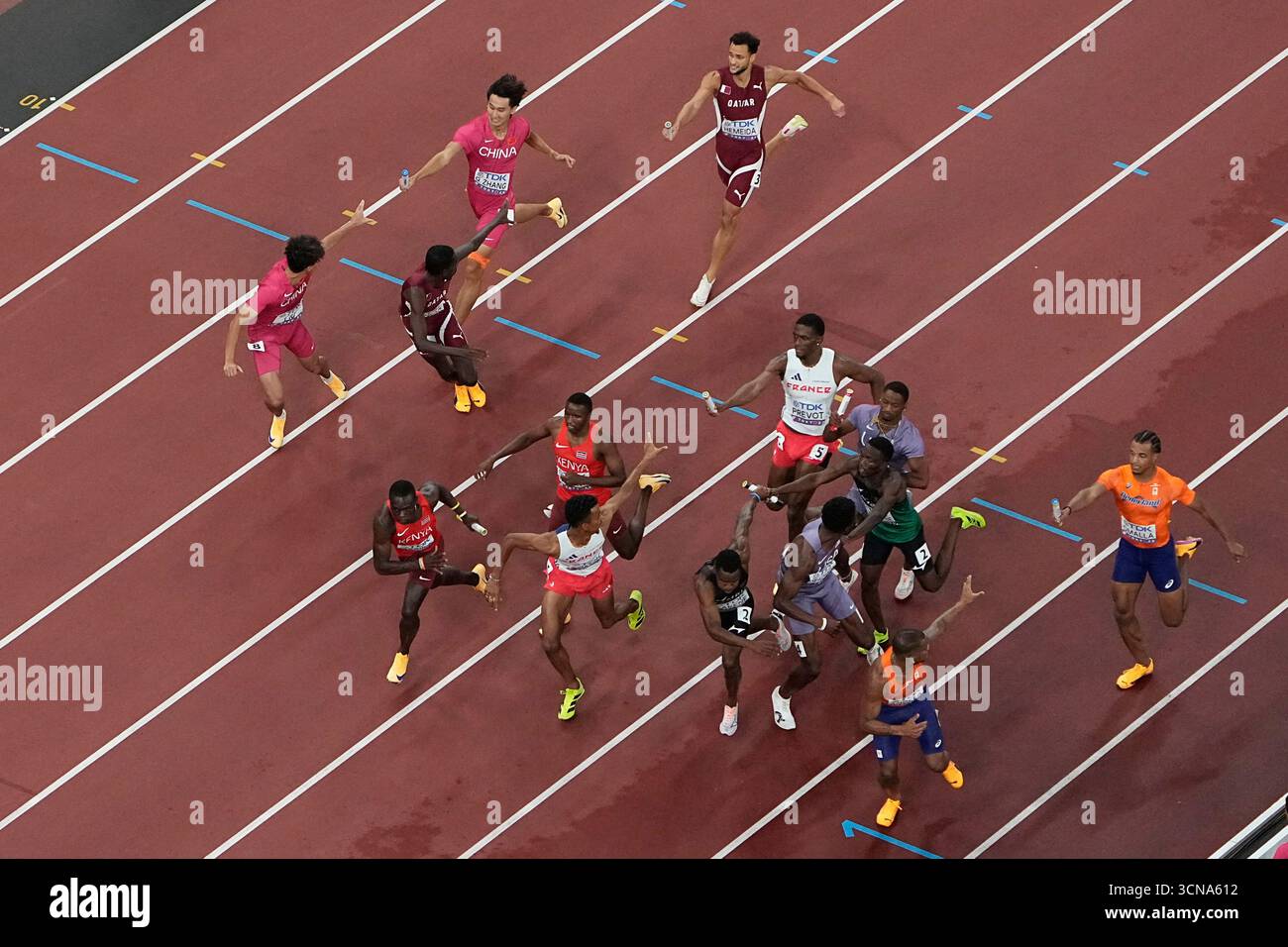 Teams compete during the men's 4 X 400 meters relay heat at the World ...