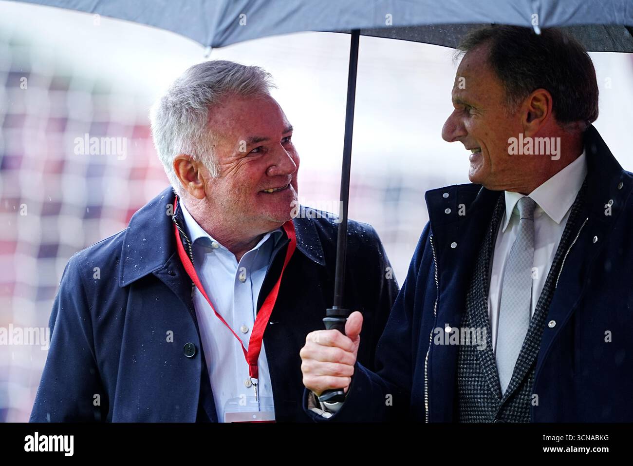 Former Liverpool players Ray Houghton (left) and Phil Thompson before ...