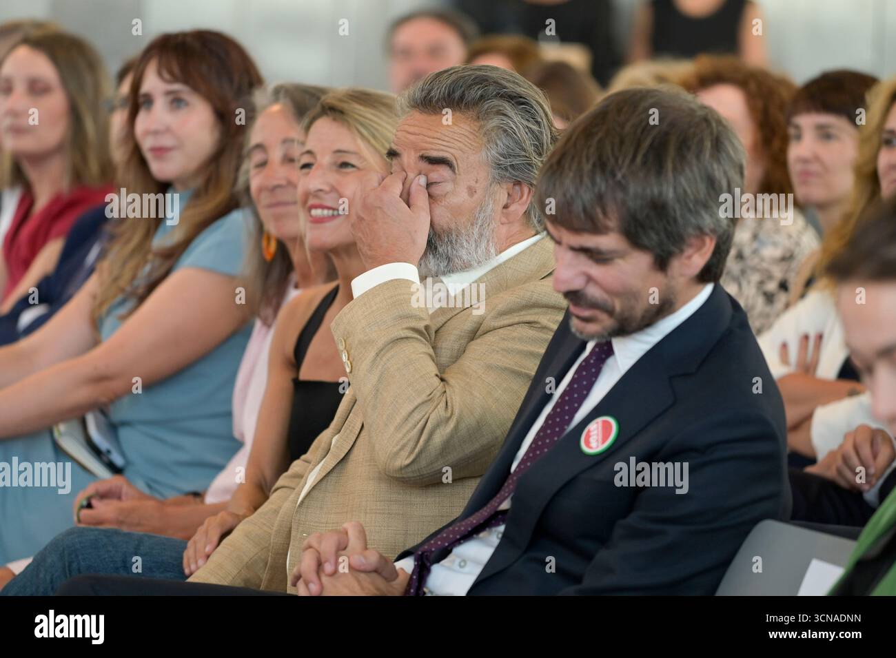 Actor Eduard Fernandez (2r), Second Vice President and Minister of ...