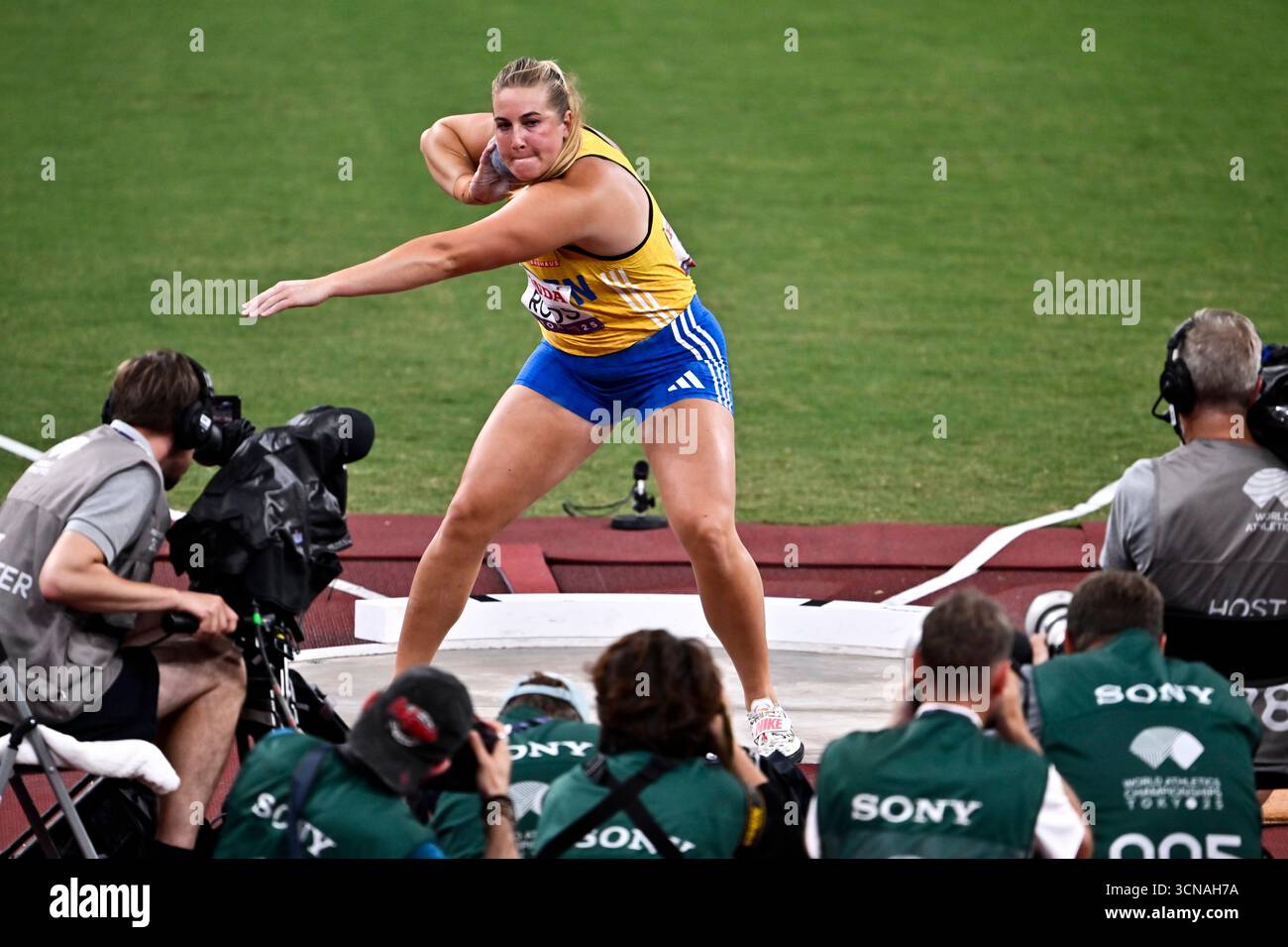 TOKYO, JAPAN 20250920Sweden's Fanny Roos in the shot put final during ...