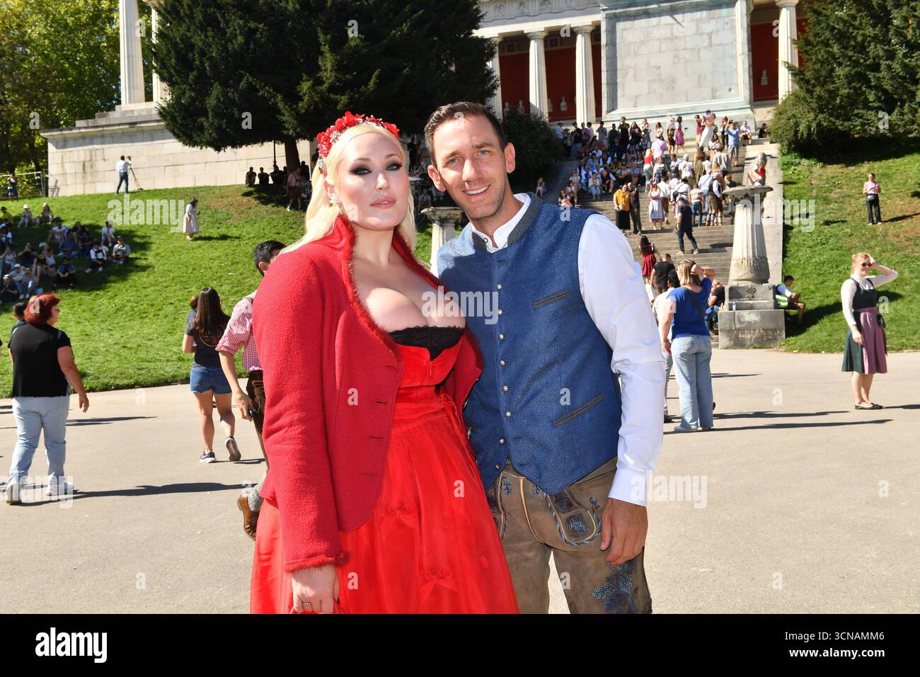 Hayley Hasselhoff und Marcel Remus / Wiesneröffnung 2025 / 1. Wiesntag ...