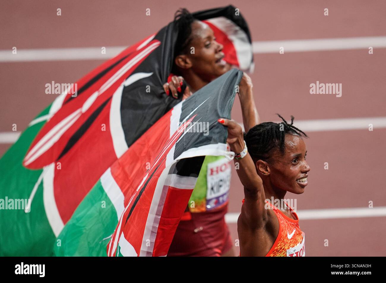 Kenya's gold medalist Beatrice Chebet, front, and Kenya's silver ...
