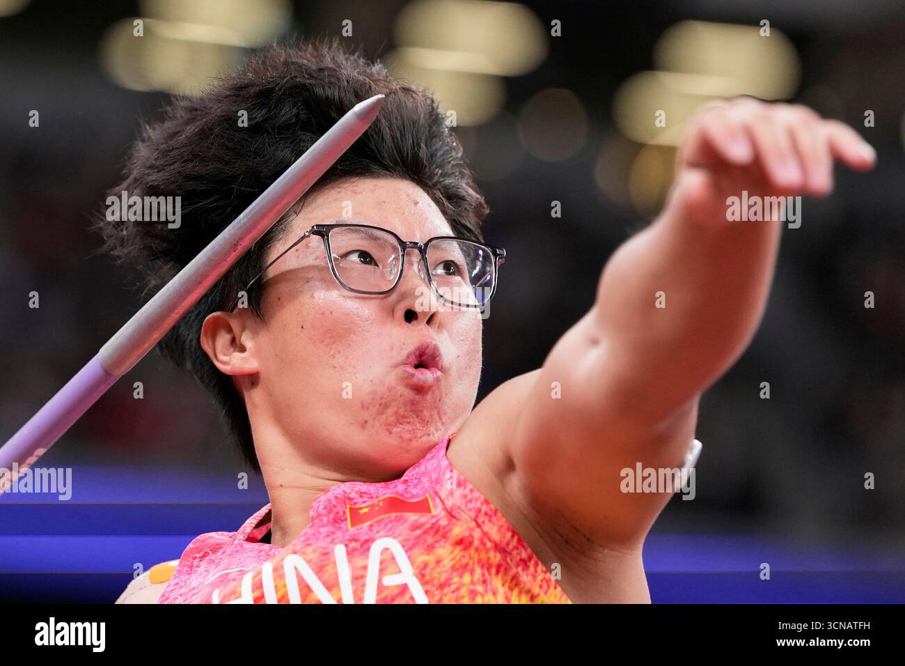 China's Su Lingdan competes in the women's javelin throw final at the ...