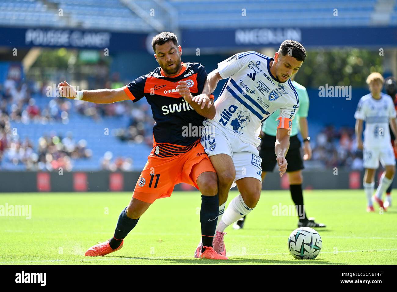 11 Teji SAVANIER (mhsc) - 05 Zakaria ARISS (scb) during the Ligue 2 BKT ...
