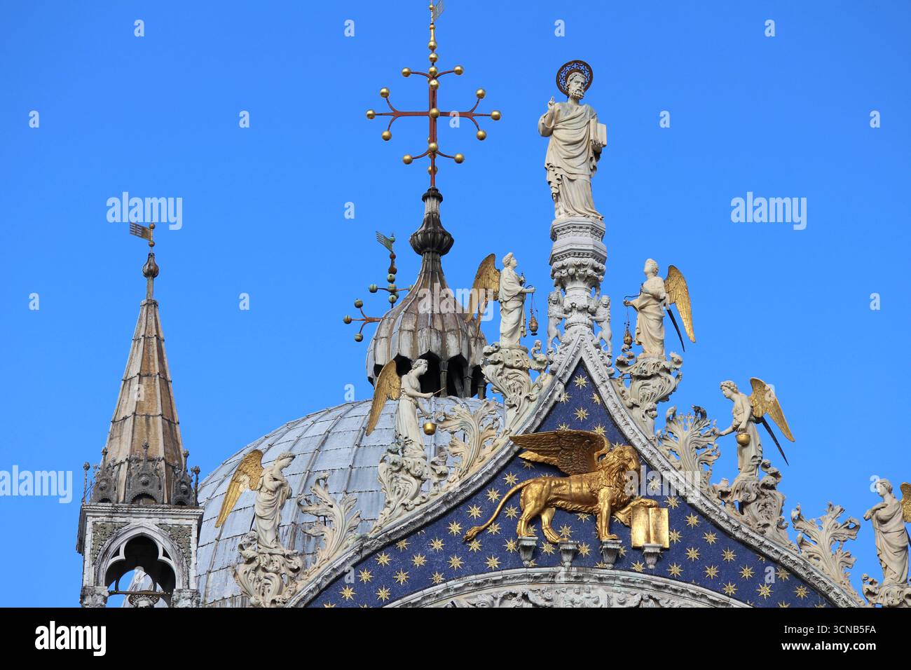 Facade sculptures of St Mark's Basilica in Venice, Italy Stock Photo ...