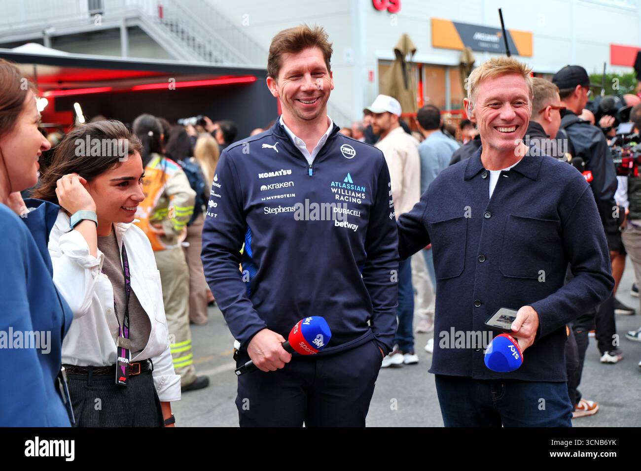 James Vowles (GBR) Atlassian Williams Racing Team Principal with Simon ...