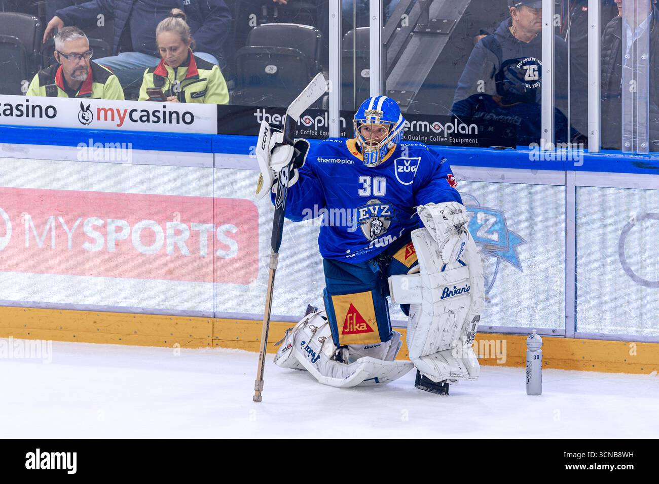 Goalkeeper Leonardo Genoni #30 (EV Zug) - 16.09.2025 - National League ...