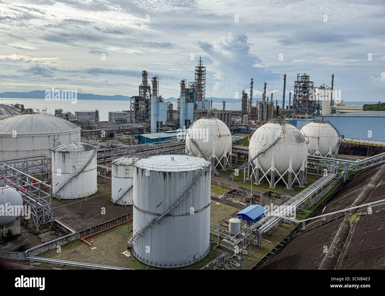 Batangas Bay, Philippines. Sept 20, 2025. The Linde industrial gases ...