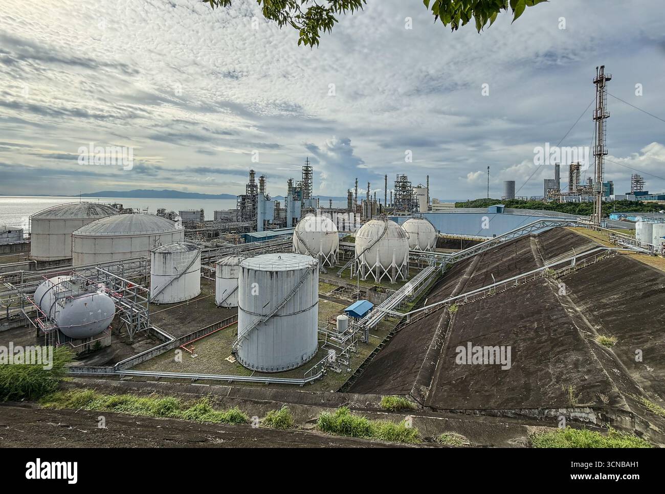 Batangas, Philippines. Sept 20, 2025. The Linde industrial gases ...