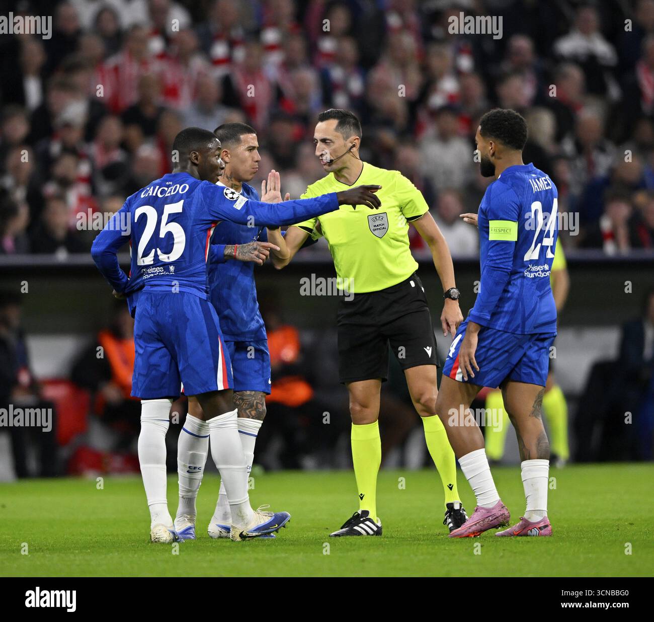 Enzo fernandez of chelsea fc hi-res stock photography and images - Alamy