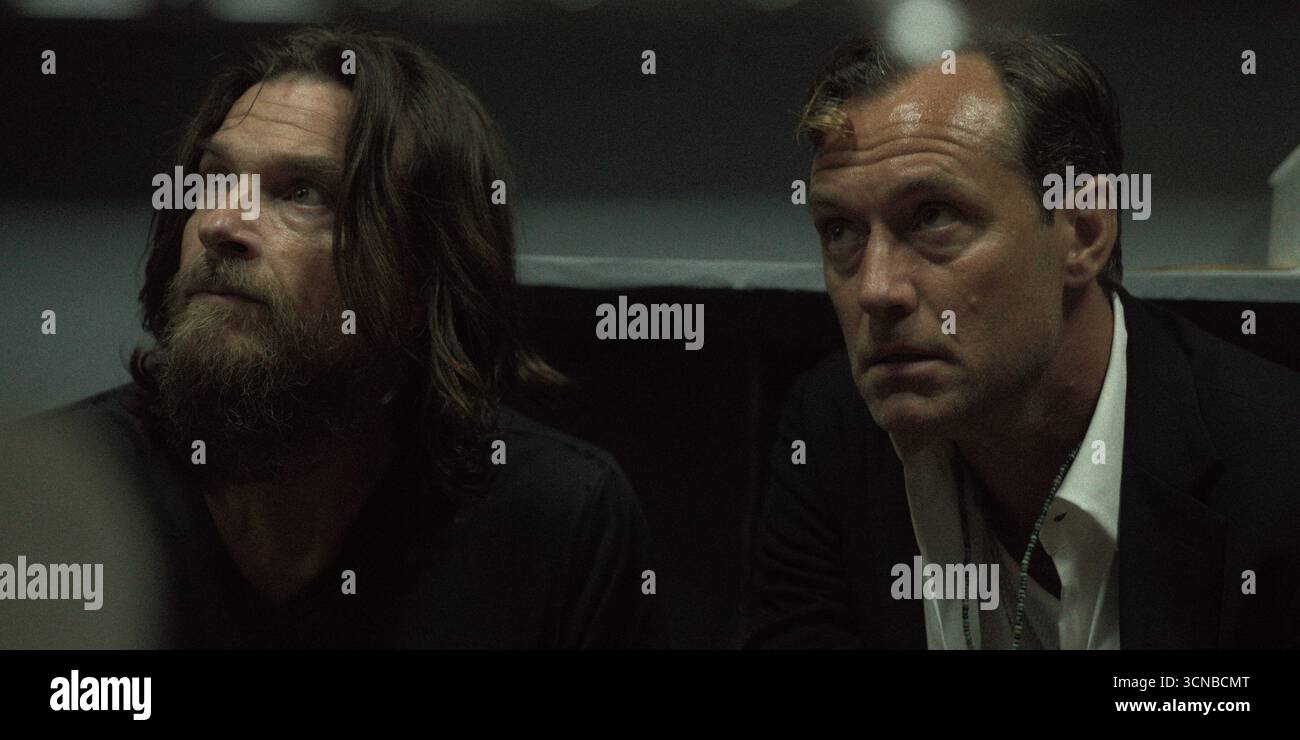 Black Rabbit Jason Bateman & Jude Law Stock Photo - Alamy