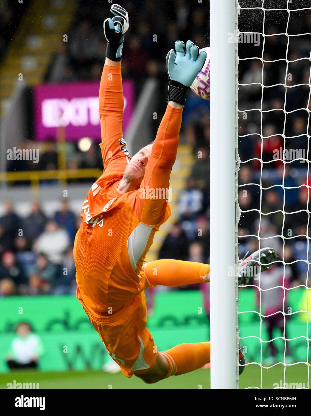 Matz Sels, Nottingham Forest goalkeeper dives as the ball hits the ...