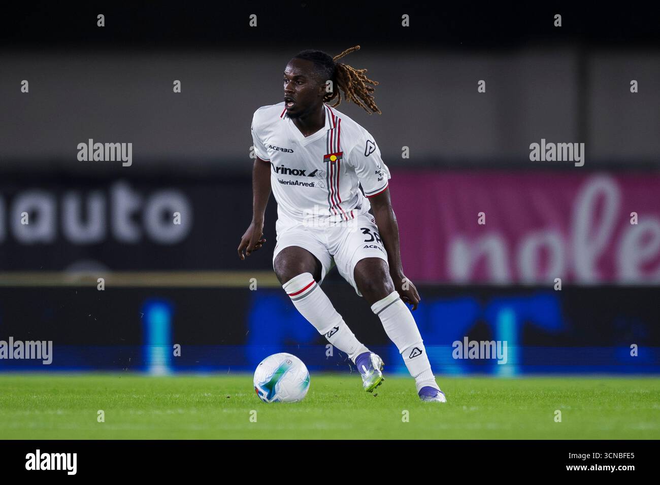 Warren Bondo of US Cremonese in action during the Serie A football ...