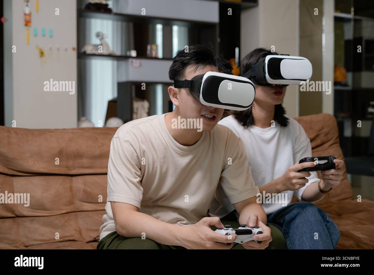 Console virtual hi-res stock photography and images - Alamy