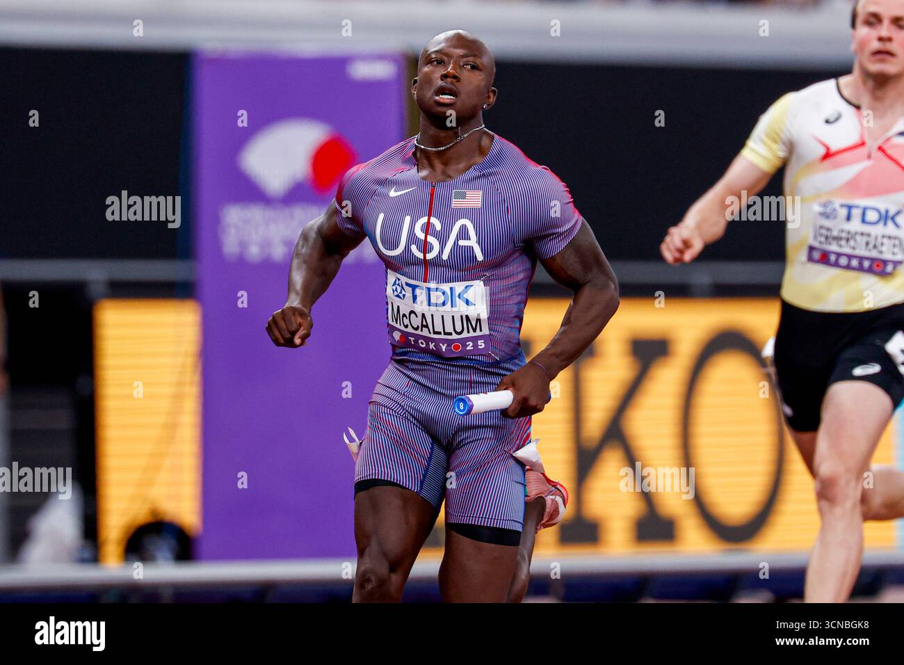 T'mars McCallum of United States of America during the Men's 4x100 ...