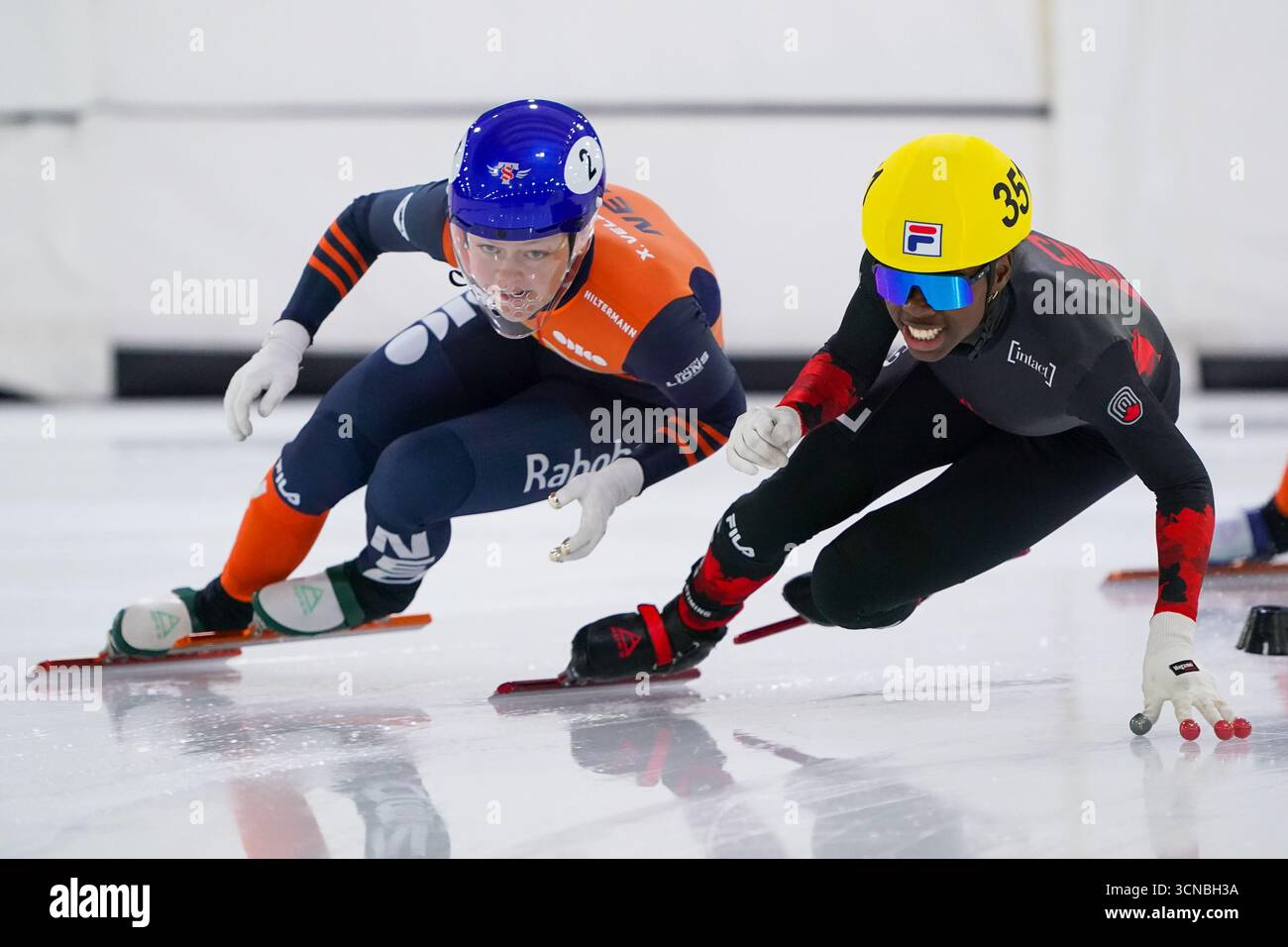 HEERENVEEN, NETHERLANDS - SEPTEMBER 20: Xandra Velzeboer, Victoria Jean ...