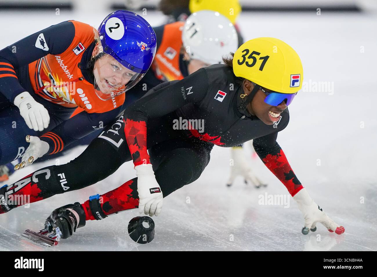 HEERENVEEN, NETHERLANDS - SEPTEMBER 20: Xandra Velzeboer, Victoria Jean ...