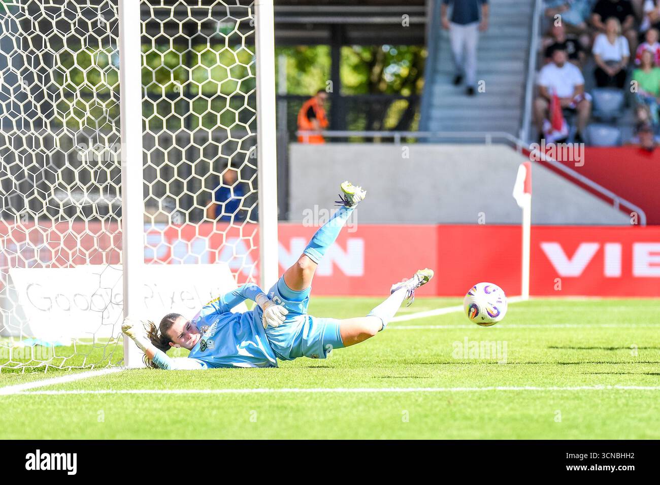 Jasmin Janning (1 Jena) in Aktion beim Google Pixel Frauen ...