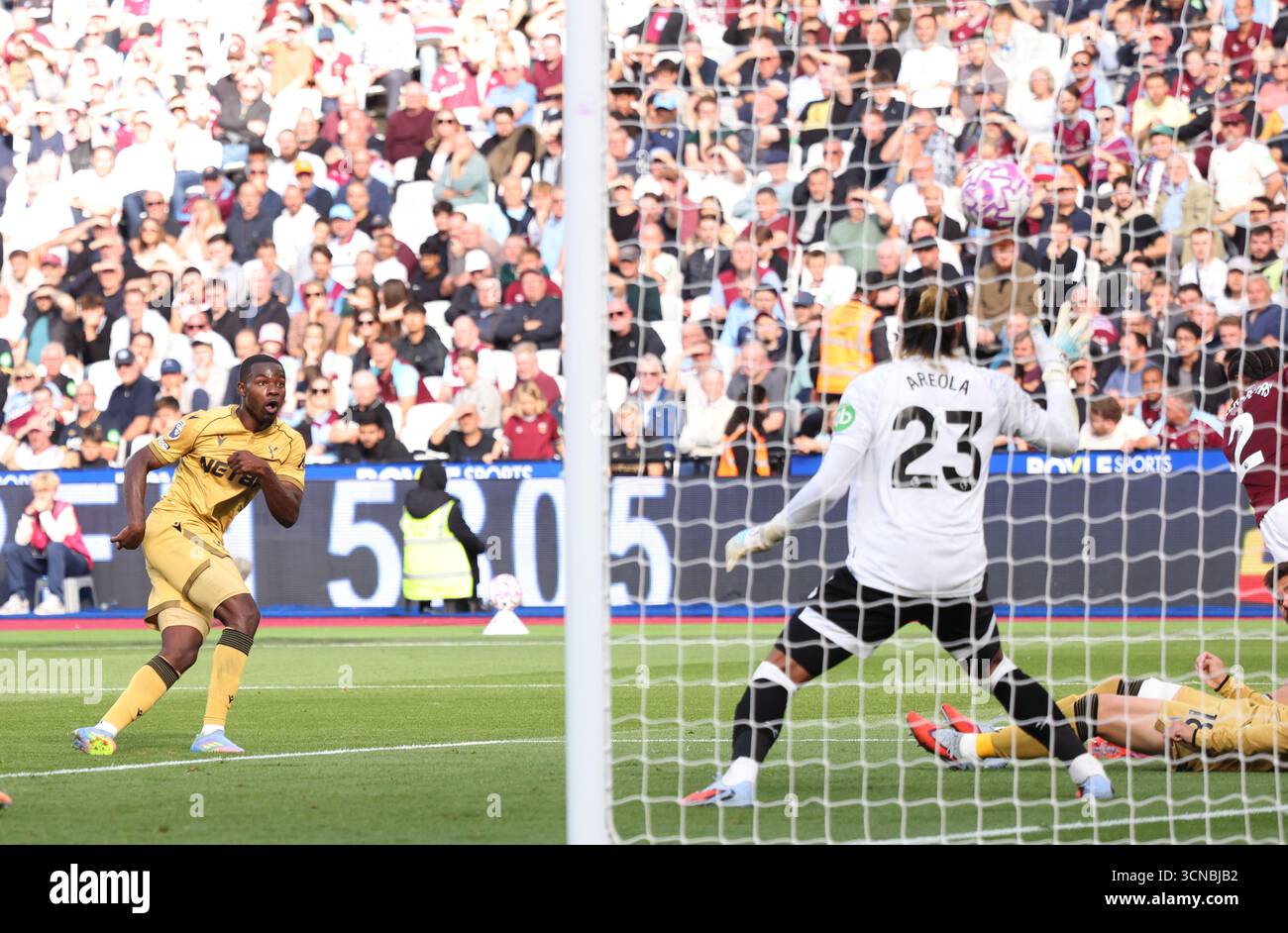 Paul mitchell west ham united hi-res stock photography and images - Alamy