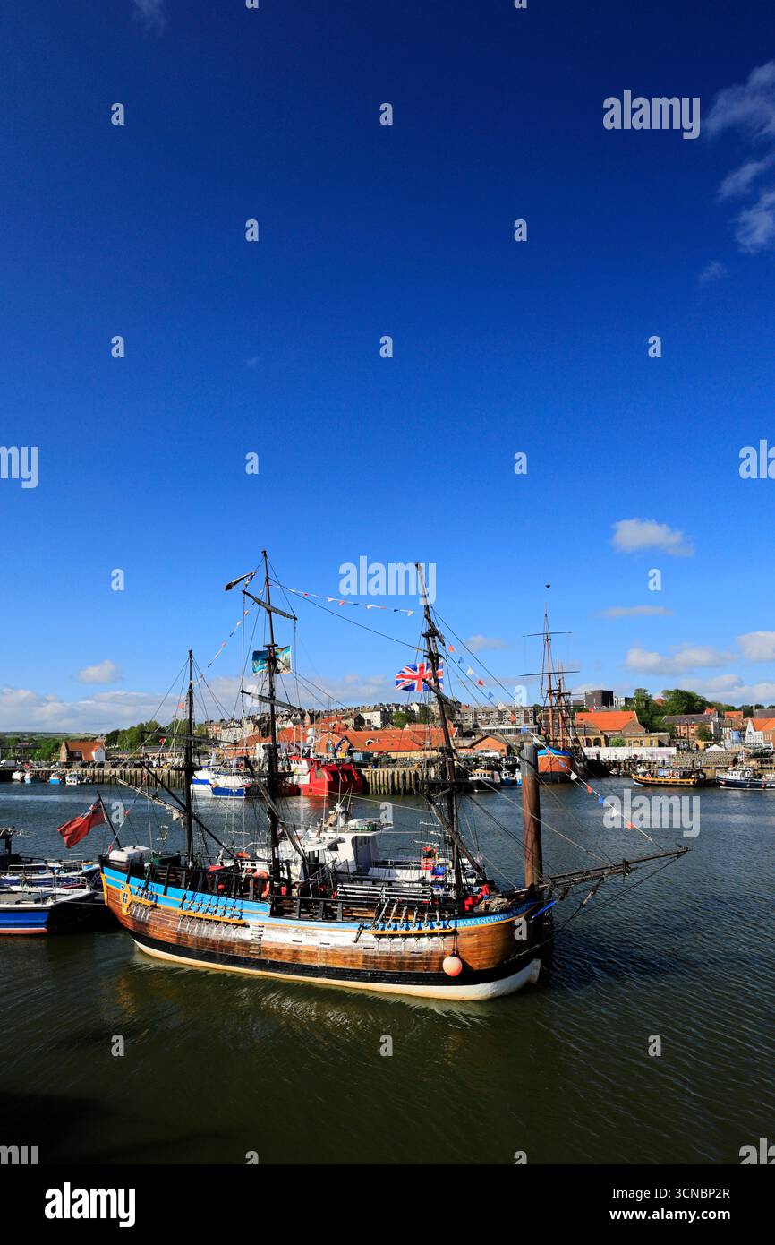 The Bark Endeavour (a replica of Captain James Cook's HMS Endeavour ...