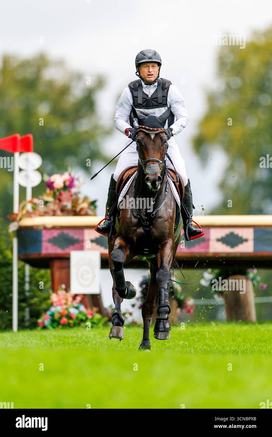 20 September 2025, Great Britain, Blenheim: Equestrian sport/eventing ...