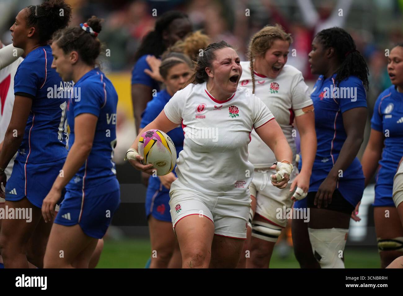 England's Amy Cokayne celebrates her try during the Women's Rugby World ...