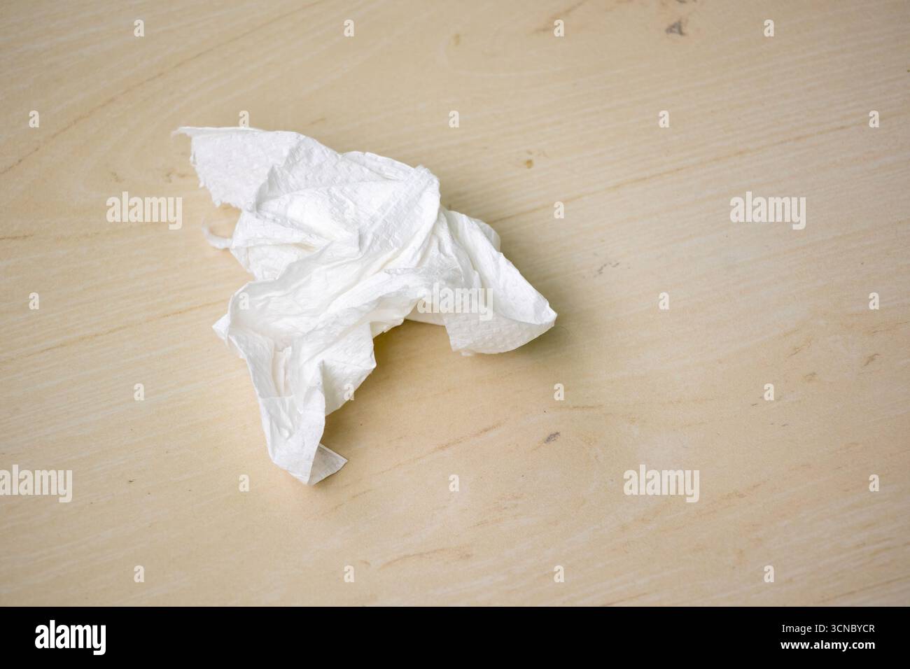 Flat crumpled white paper hi-res stock photography and images - Alamy