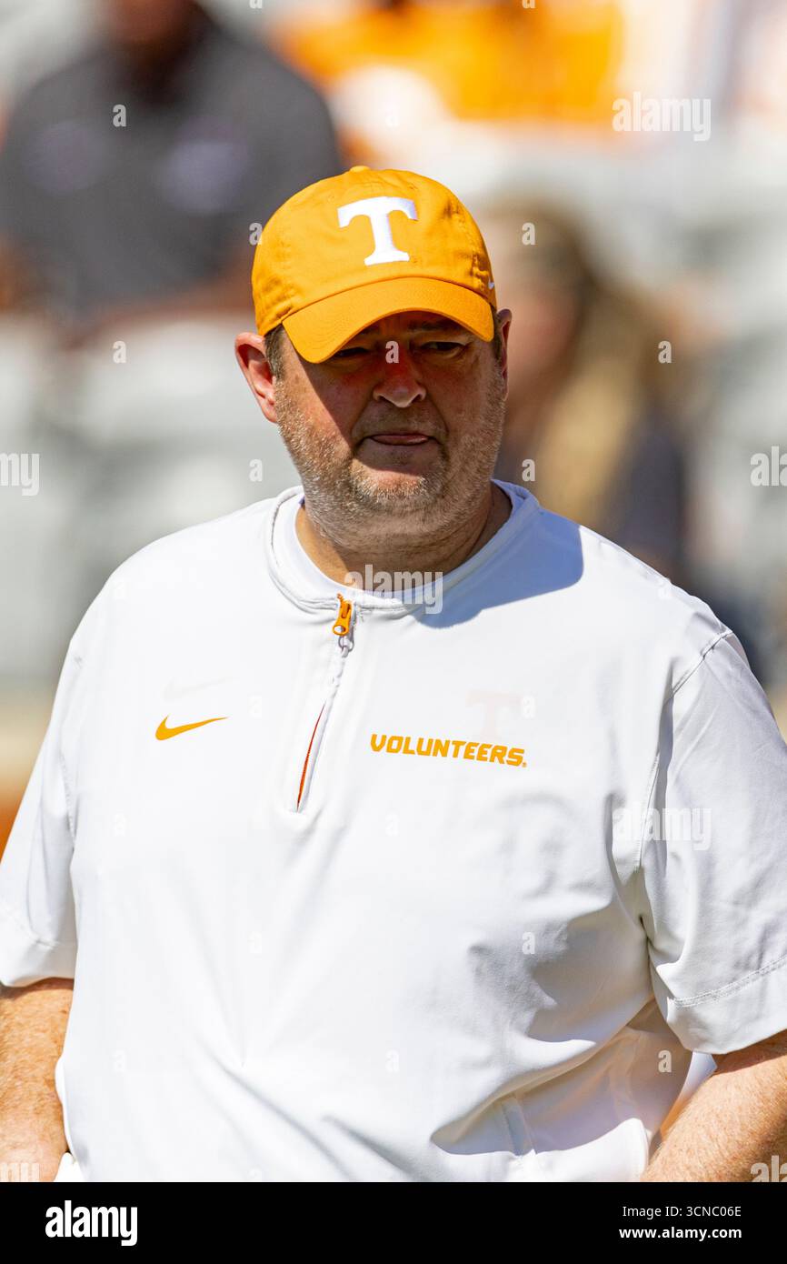 Tennessee head coach Josh Heupel watches a players warm up before an ...