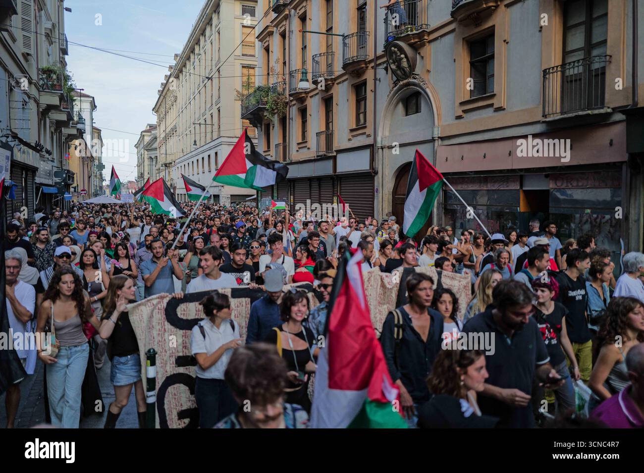 Turin. Regional march in support of Free Palestine. In the photo Stock ...