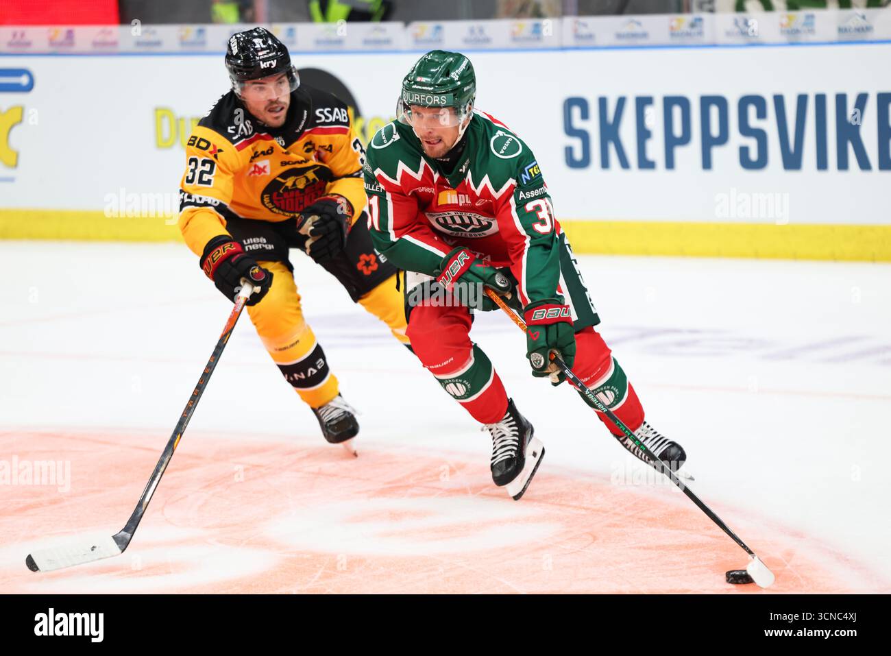 GÖTEBORG, SVERIGE 20250920Frölundas Nicklas Lasu mot Luleås Oscar ...