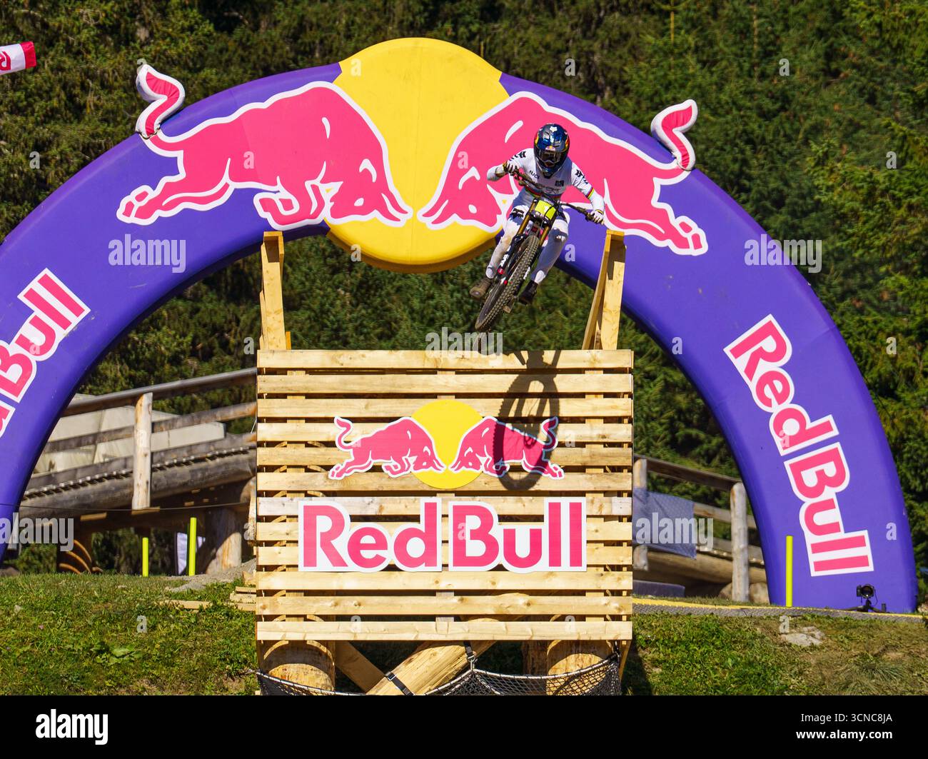 1 GOLDSTONE Jackson SANTA CRUZ SYNDICATE during the Men Lenzerheide Downhill race of the UCI ...