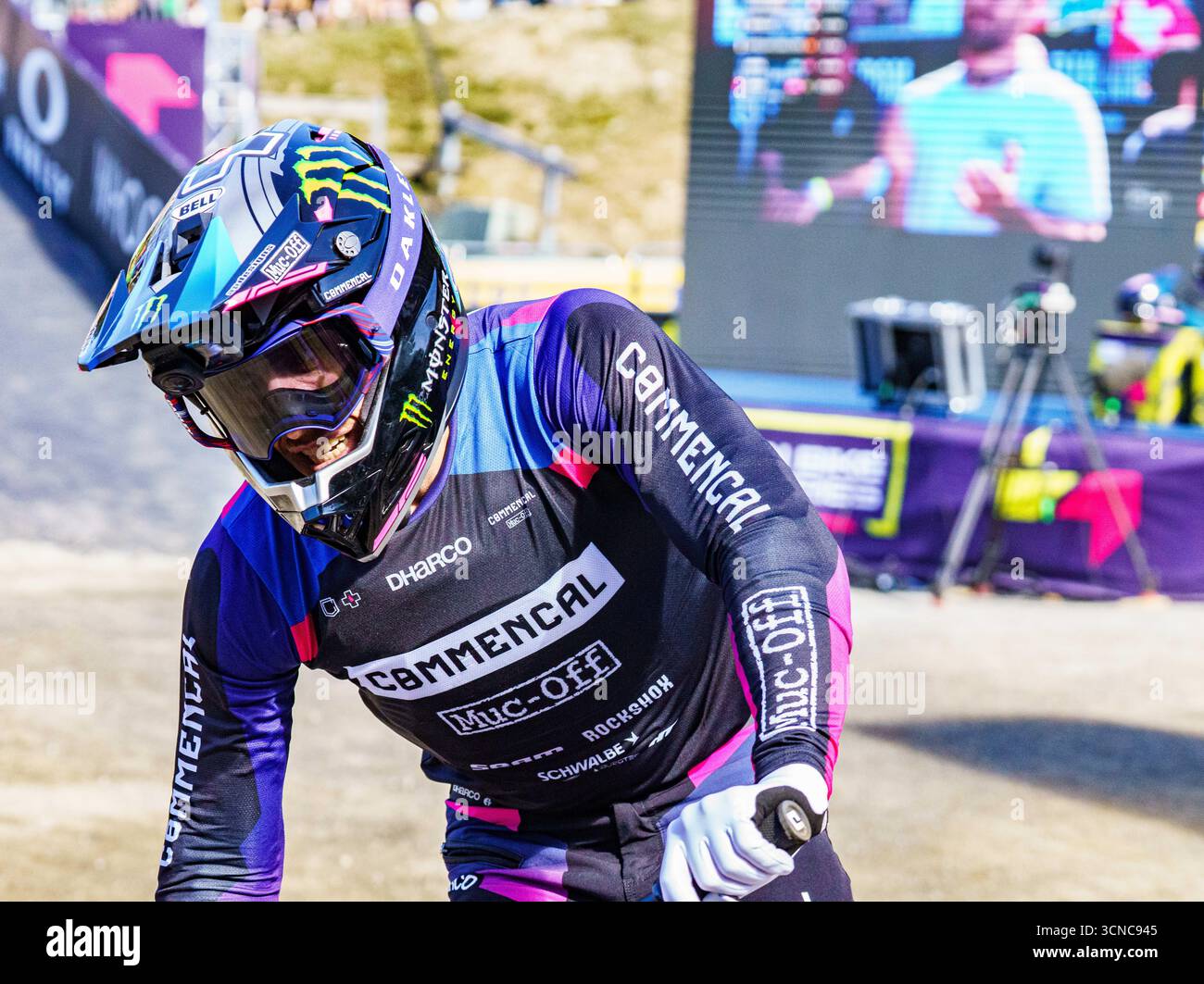 4 PIERRON Amaury COMMENCAL/MUC-OFF BY RIDING ADDICTION during the Men ...