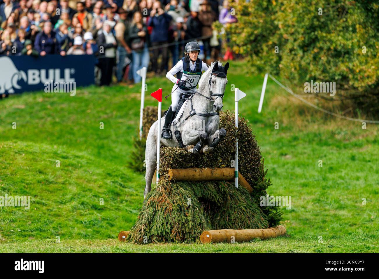 20 September 2025, Great Britain, Blenheim: Equestrian sport/eventing ...