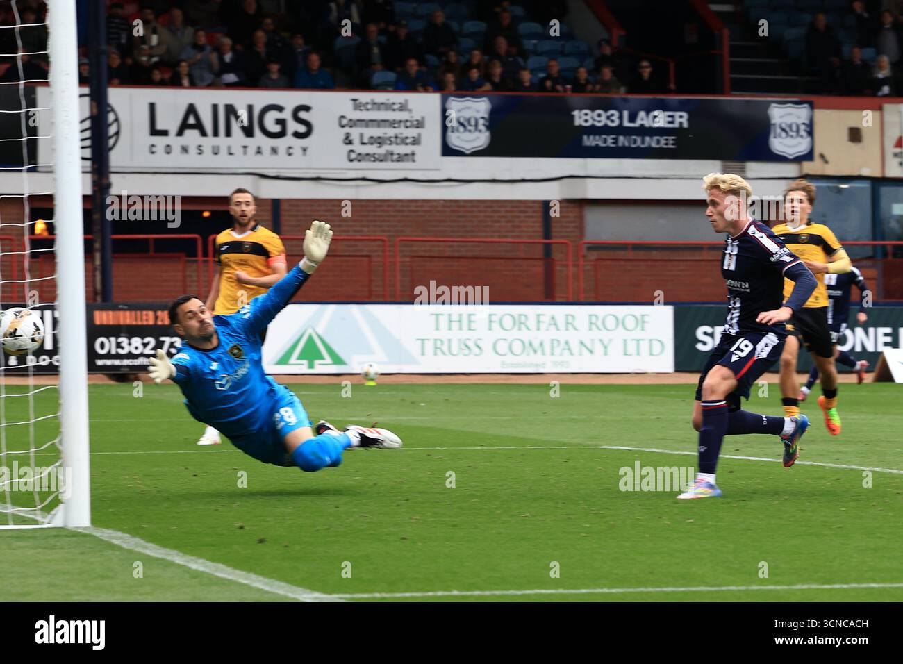 20th September 2025; Dens Park, Dundee, Scotland; Scottish Premiership ...
