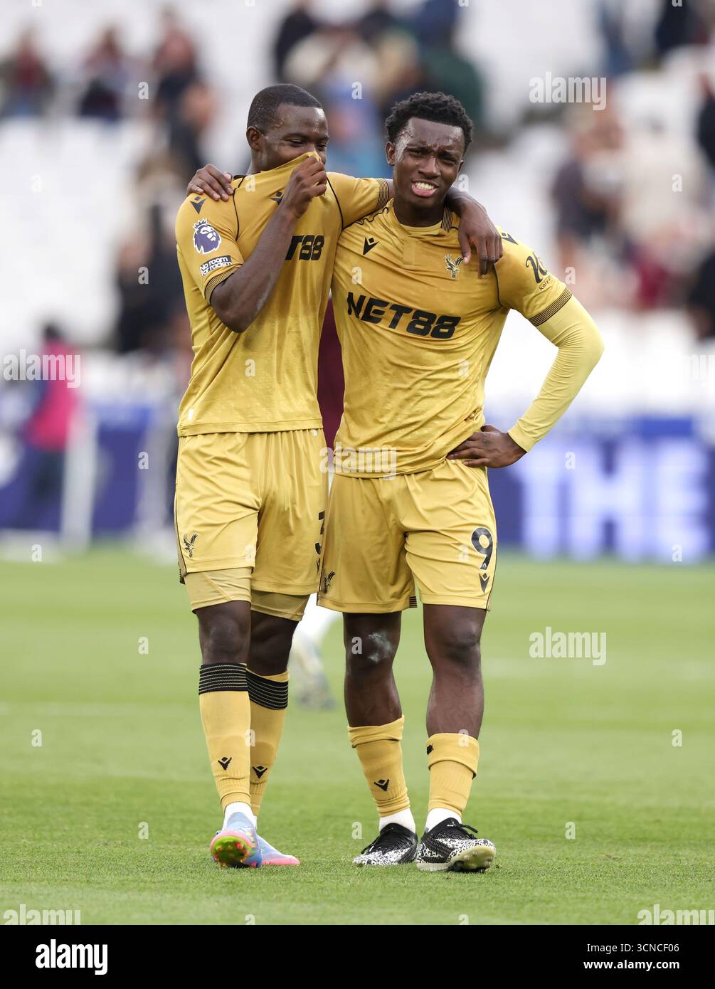 Paul mitchell west ham united hi-res stock photography and images - Alamy